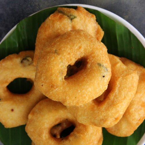 Ulundu Vadai / Medhu Vada - PRIYA KITCHENETTE